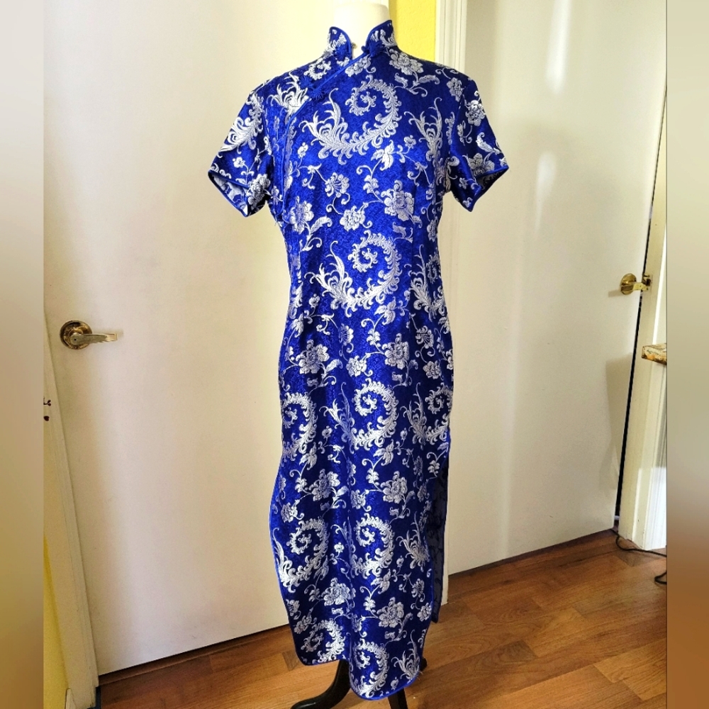 Traditional Chinese Dress In Royal Blue Silk With Bea… - Gem